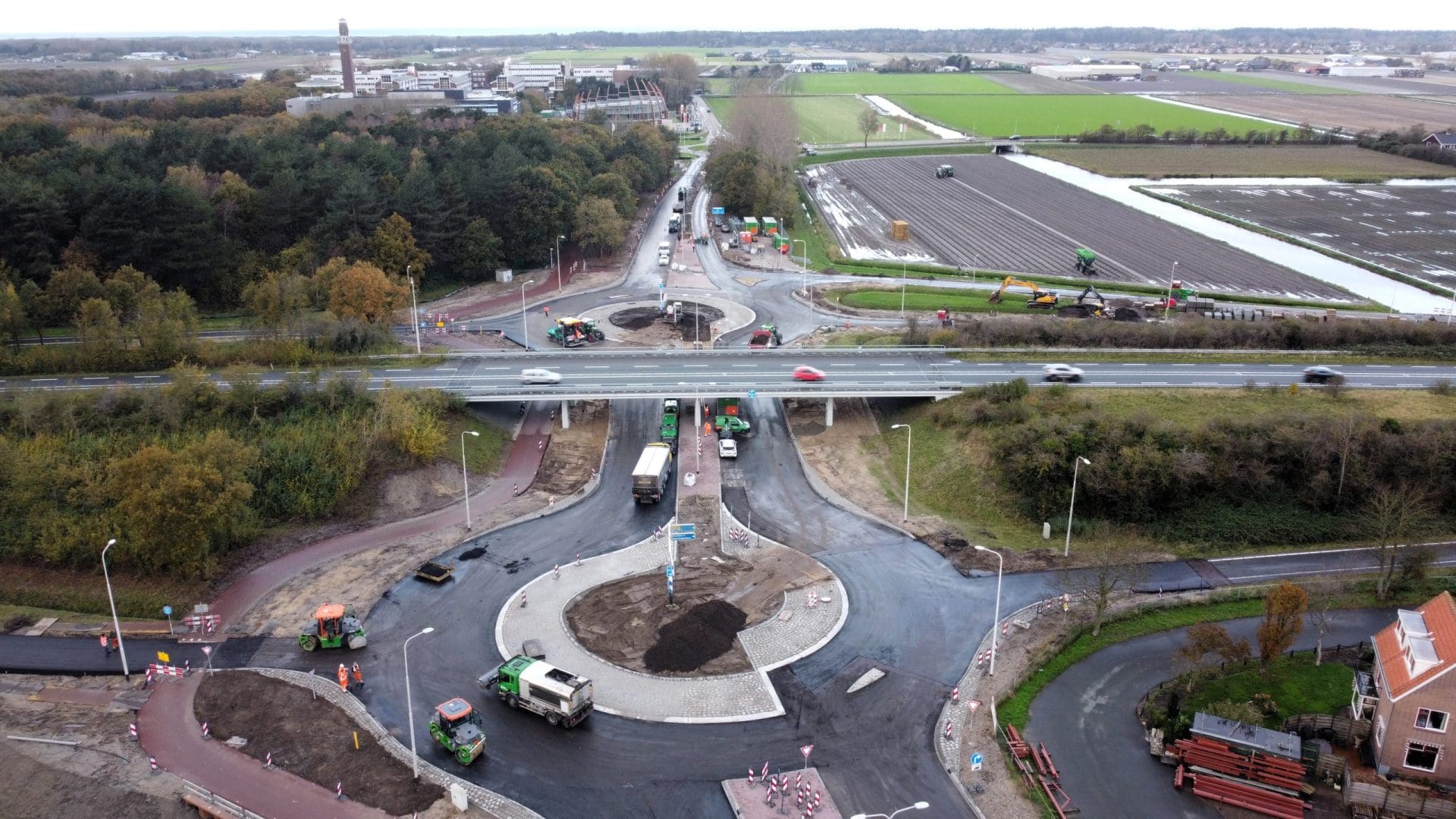 Nieuwe botrotonde n443/n206 schiet al aardig op - Bollenstreek Omroep