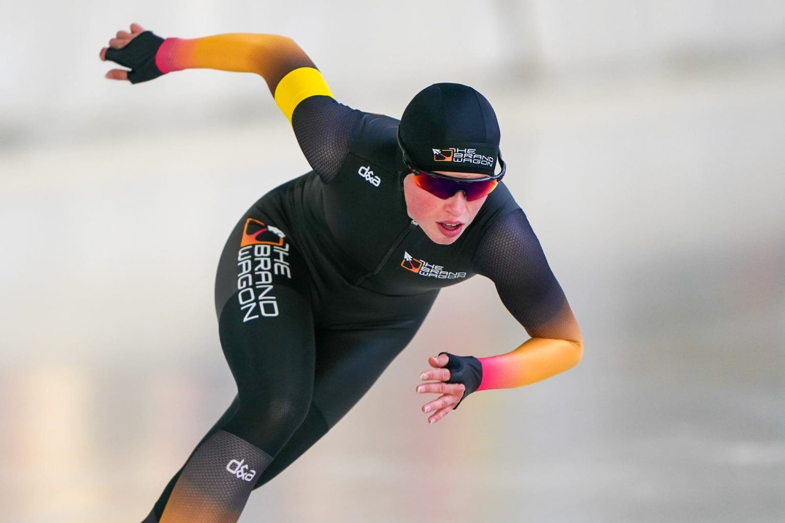 Pien Hersman stelt teleur op 500 meter NK afstanden, Amy van der Meer ...