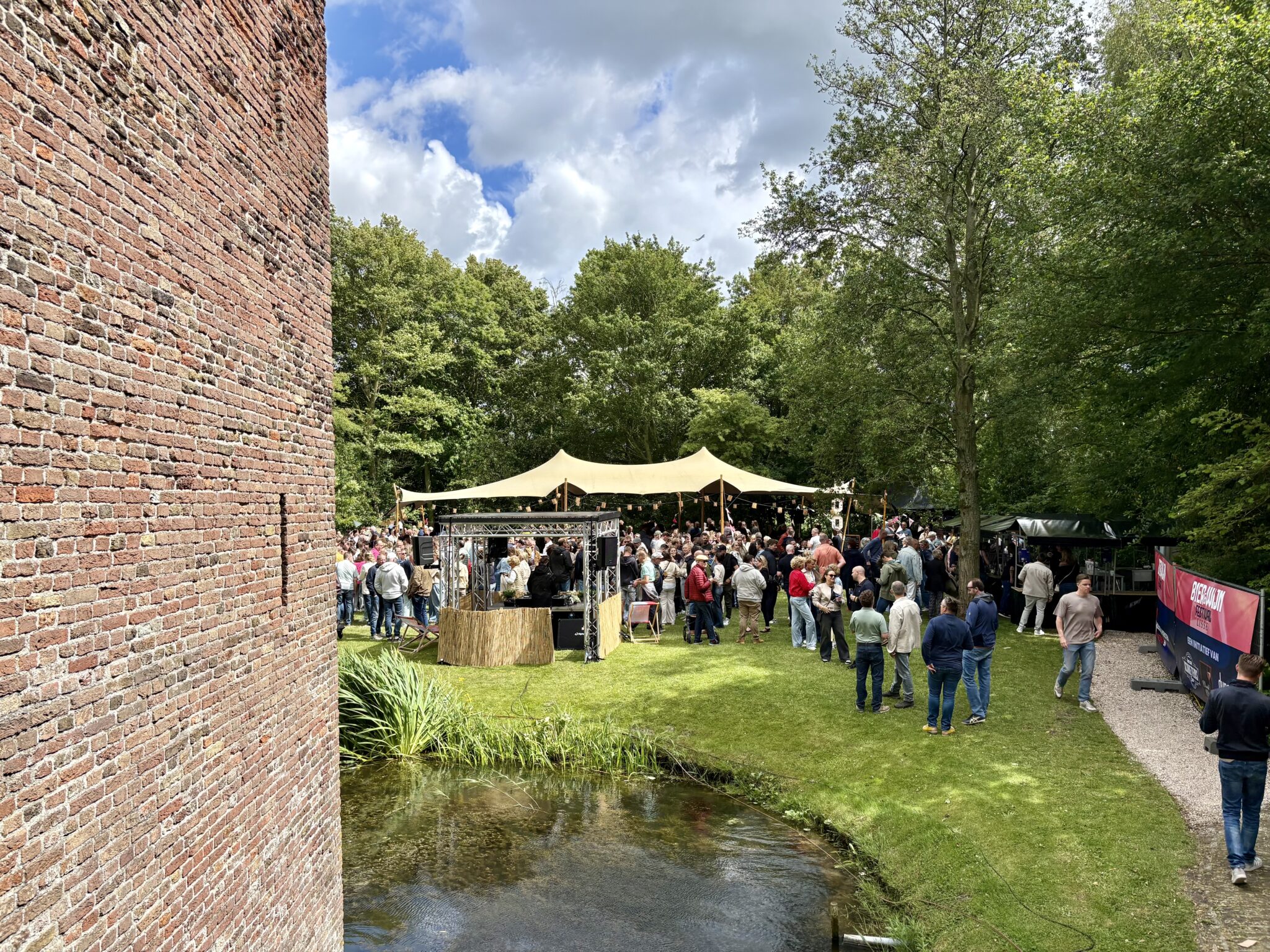 Eerste editie Bier- en Wijnfestival in Huys Dever een succes: 'We ...
