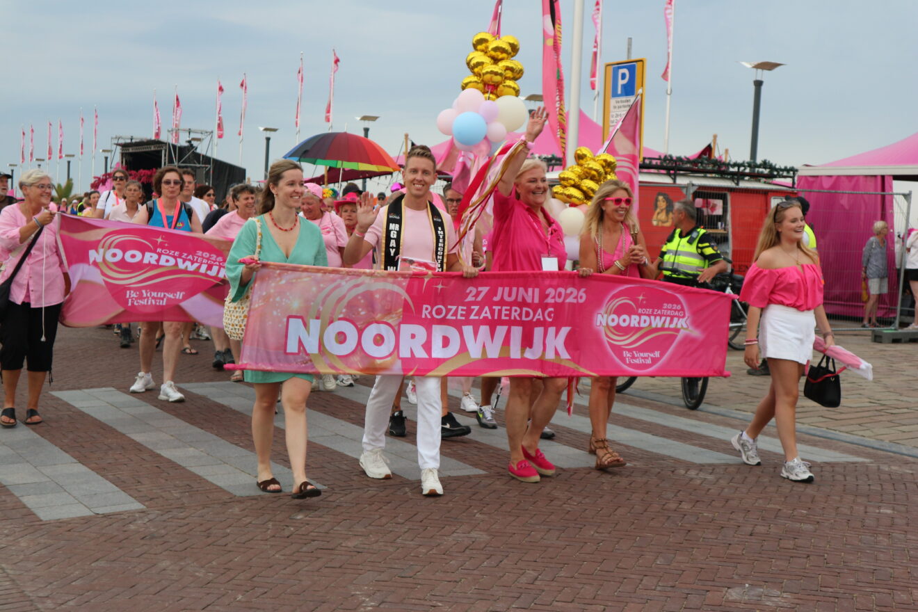 Teruglezen: dit was Roze Zaterdag in Noordwijk - Bollenstreek Omroep