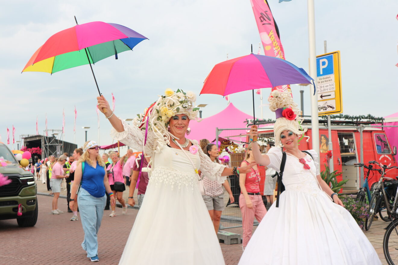 Teruglezen: dit was Roze Zaterdag in Noordwijk - Bollenstreek Omroep